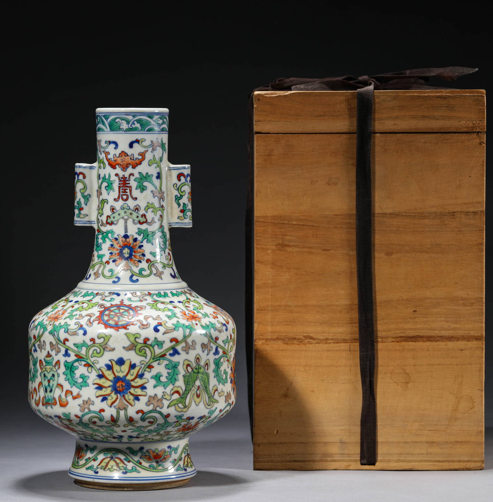 A Porcelain Doucai Interlock Branches Arrow Vase Auction