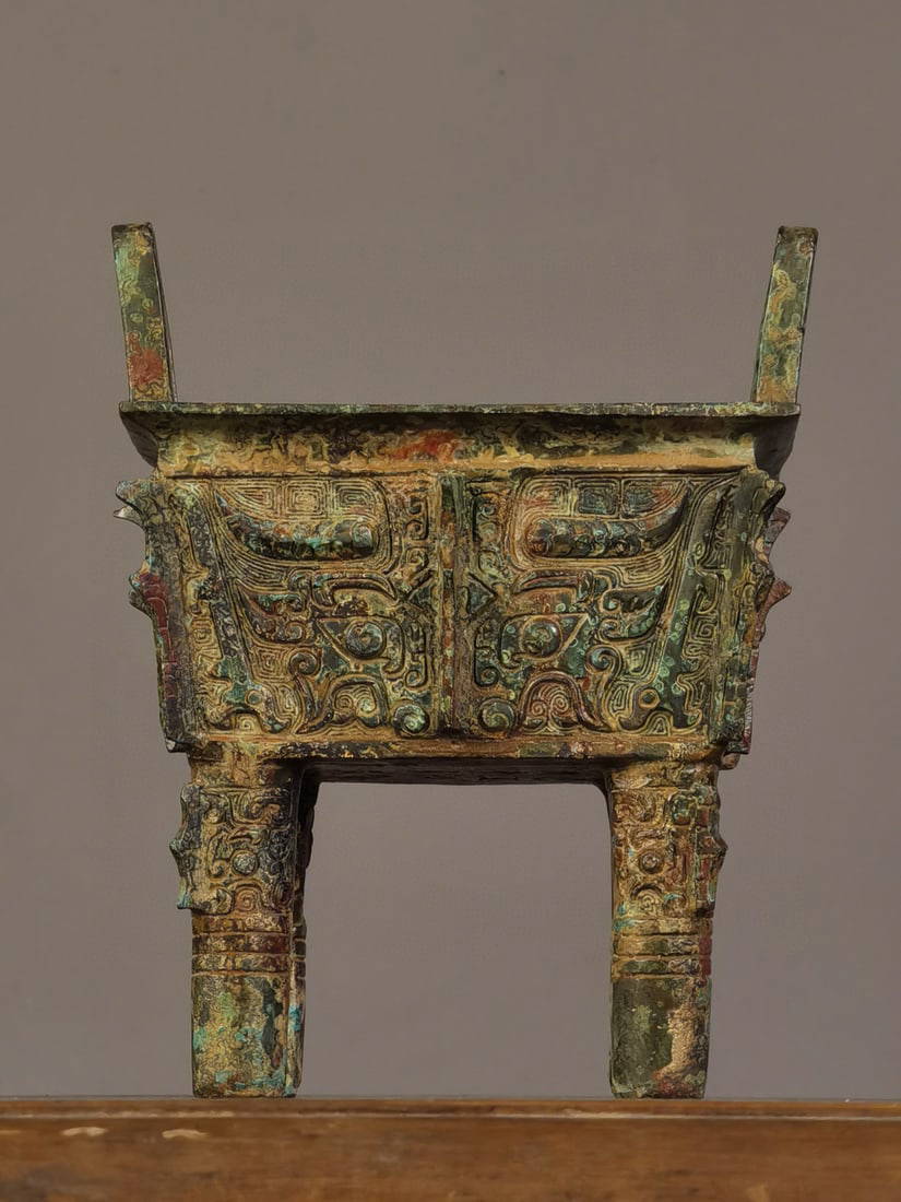 Chinese Bronze Carved Beast Face Pattern Double Ears Ding Auction