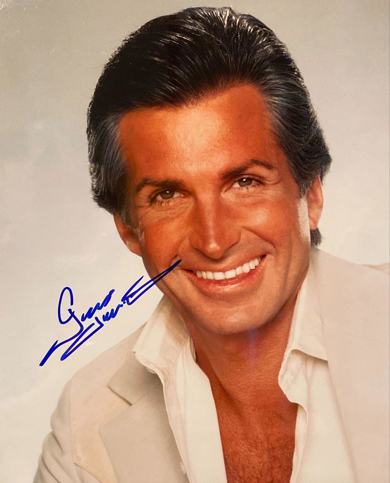 George Hamilton signed photo - Sep 15, 2021 | Heroes & Legends in CA