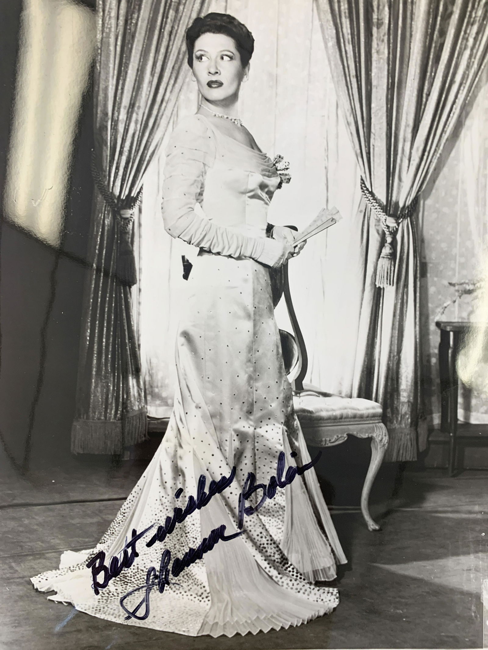 Shannon Bolin signed photo - Jan 02, 2022 | Heroes & Legends in CA