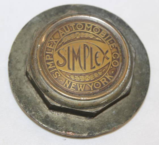 Simplex Automobile Co Of Ny Threaded Hubcap