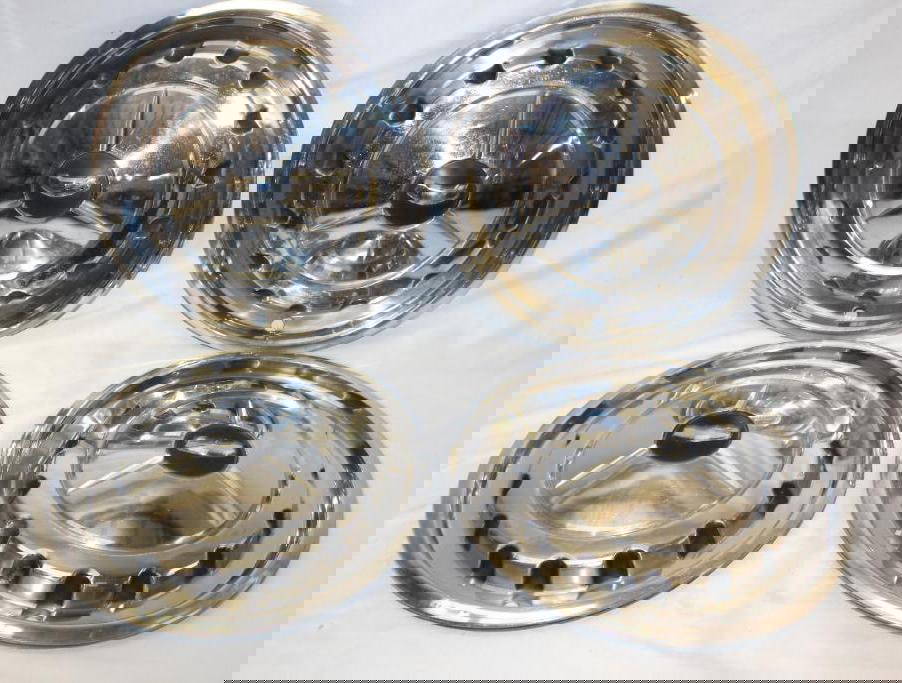 Set Of 4 1957 Chevrolet Hubcaps Auction