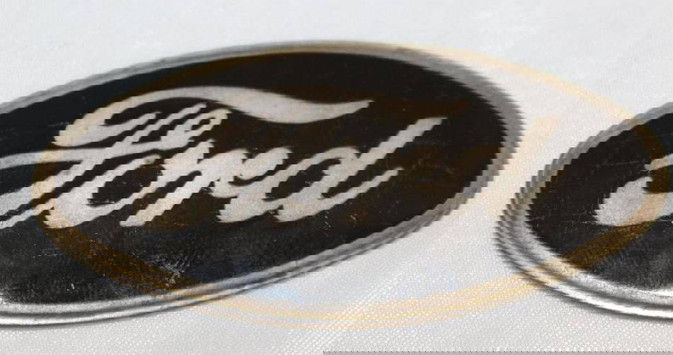 1927-1929 Ford Motor Car Co Model A Canadian Radiator Emblem Badge Auction