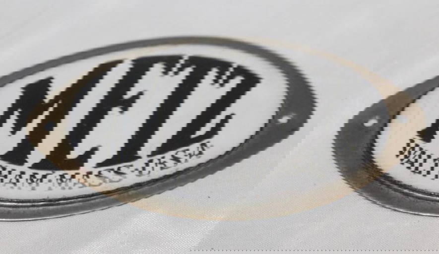 1913 1917 Metz Motor Car Co Radiator Emblem Badge Porcelain Enamel