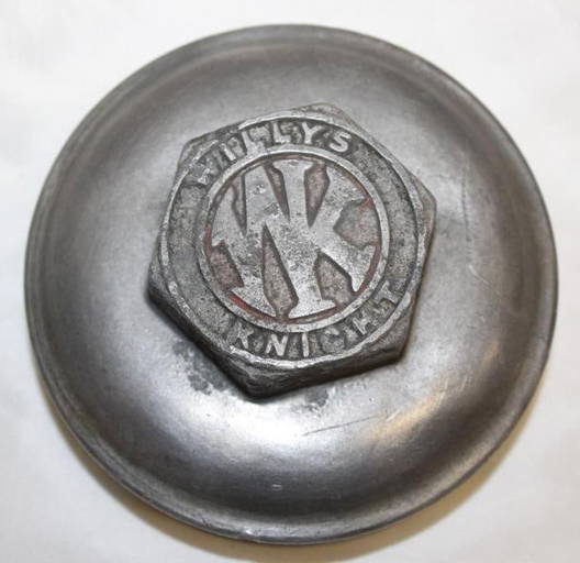 1910's 1920's Willys Knight Automobile Threaded Hubcap