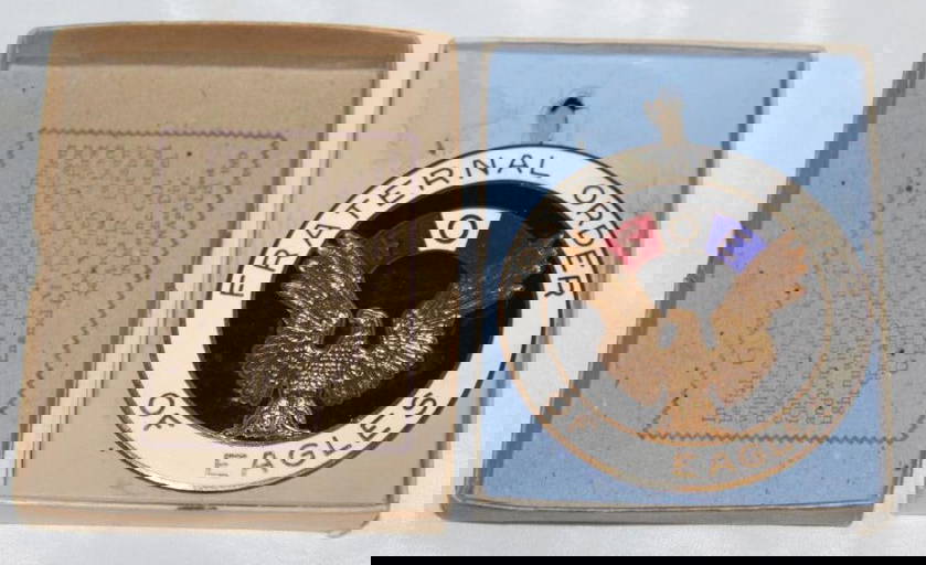 Nos Foe Fraternal Order Of Eagles Automobile Radiator Emblem Badge