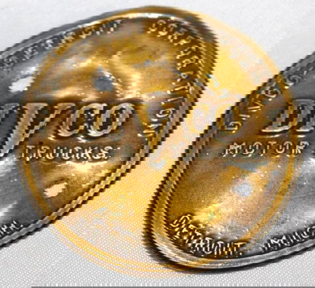 1926-1929 Divco Truck Radiator Emblem Badge Auction