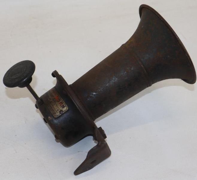 Long Model Hand Operated Press Horn Auction