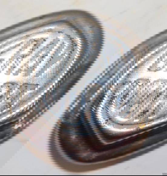 Gray Dort Threaded Automobile Hubcap Auction