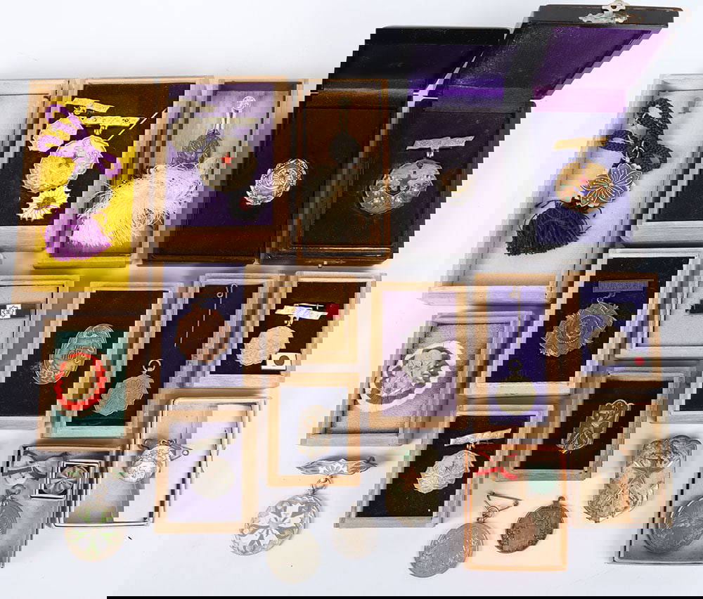 Ww2 Japanese Awards And Badges Auction