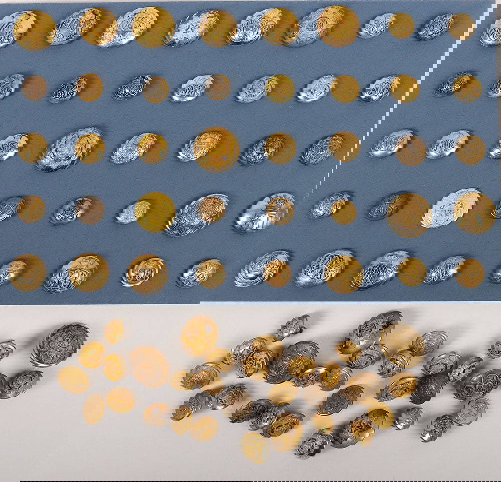 Gilt Mufti And Coatee Buttons (c1820-1860s) Auction