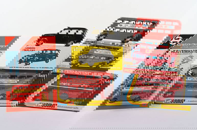 Corgi Toys 468 Routemaster Bus Outspan Oranges