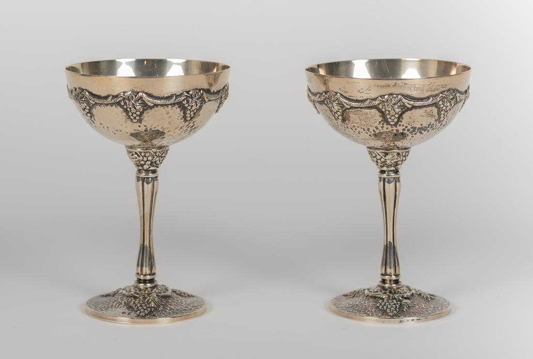Pareja De Copas Realizadas En Plata Con Decoraciã