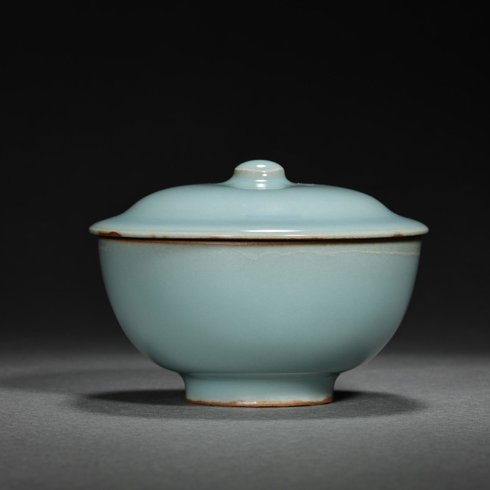 Longquan Ware Celadon Bowl With Cover , Southern Song