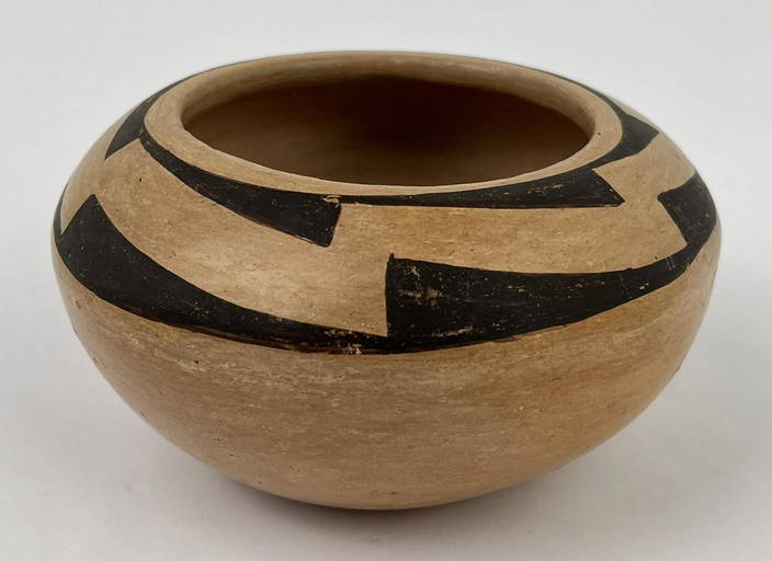 David Sunbeam Hopi Native American Indian Pot