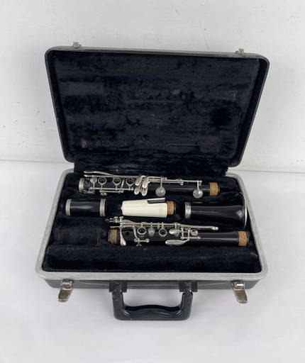 Getzen Clarinet (#0194) on Jan 28, 2023 | Davis Brothers Auction in MT