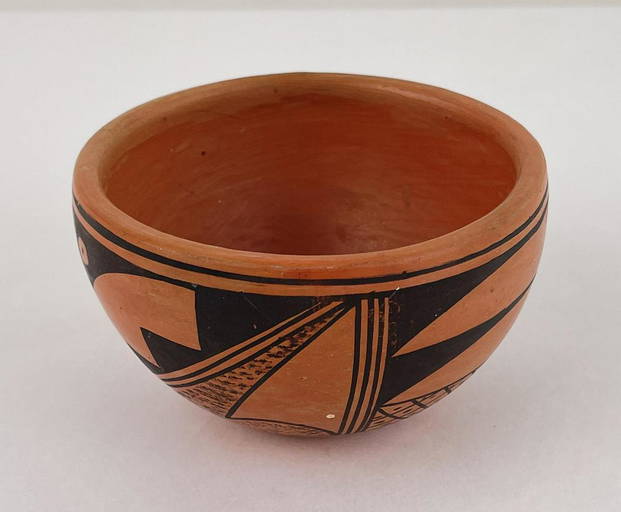 Namoki Hopi Indian Pot