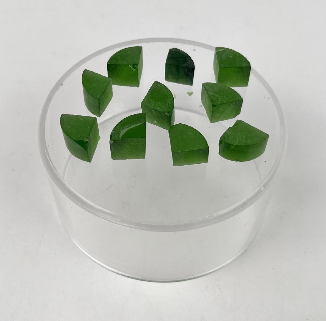 175 Carats Of Mt St Helens Helenite Rough Auction