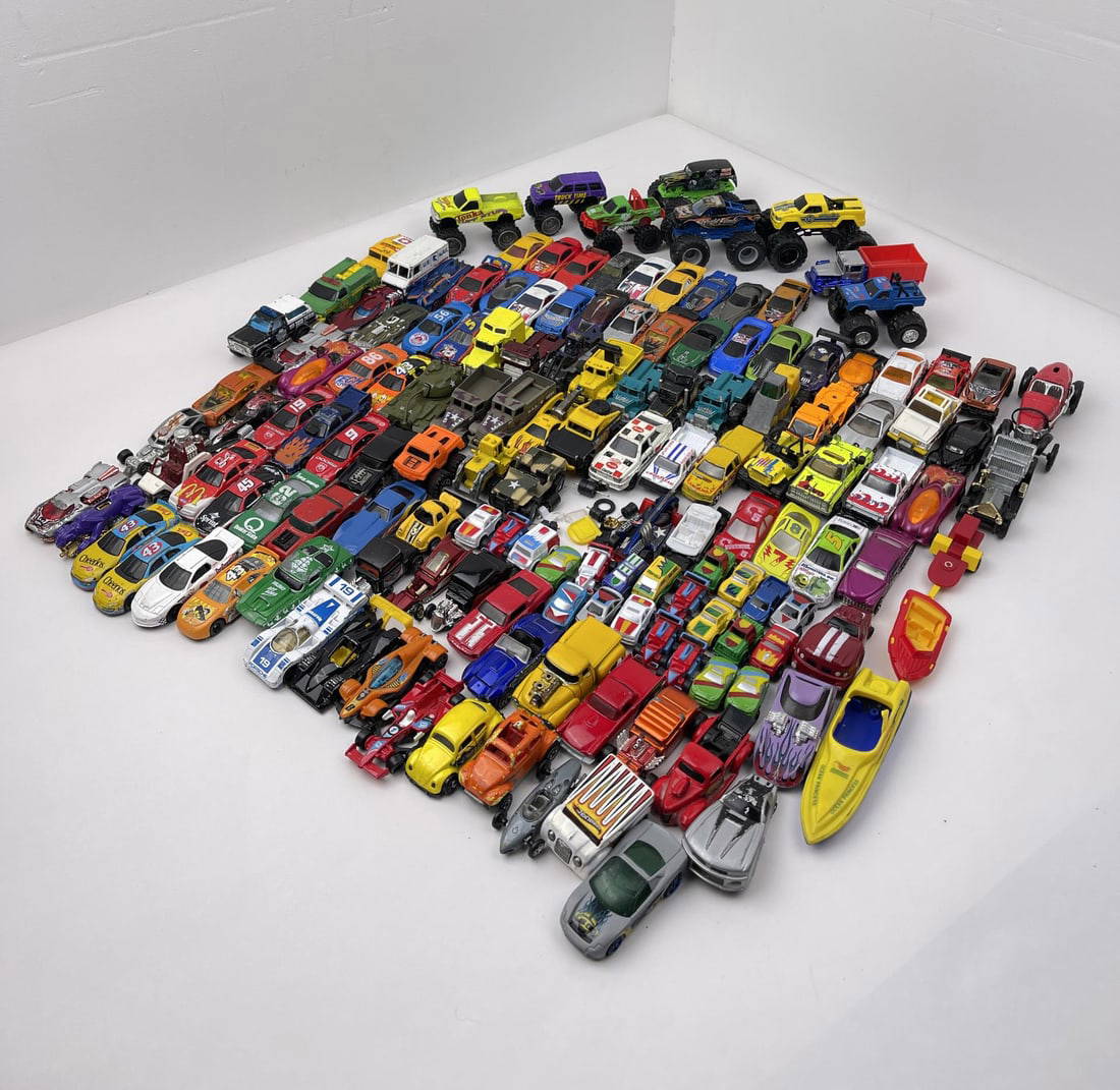 Huge Assortment Diecast Toy Cars & Trucks Auction