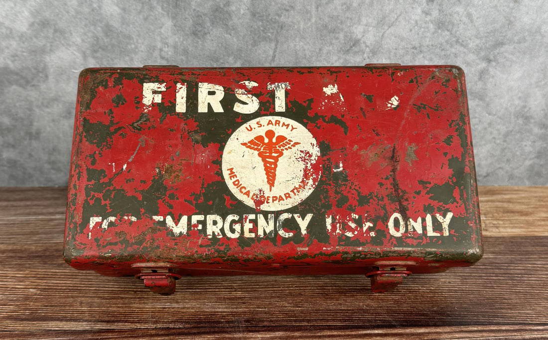 Ww2 Wwii Us Army Vehicle First Aid Kit Auction