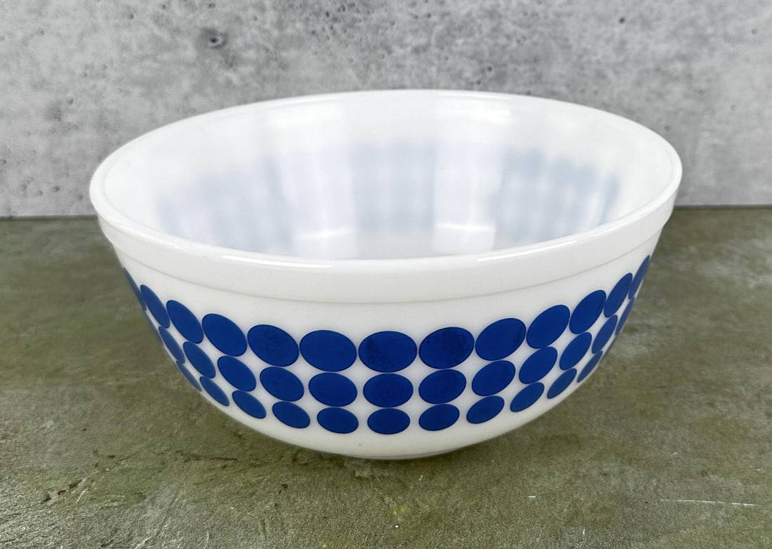 Pyrex Blue Dot Mixing Bowl Auction