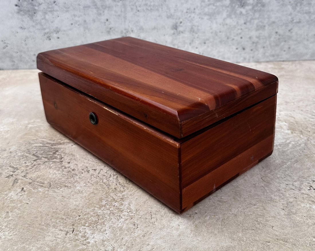 Lane Salesman Sample Cedar Chest Auction