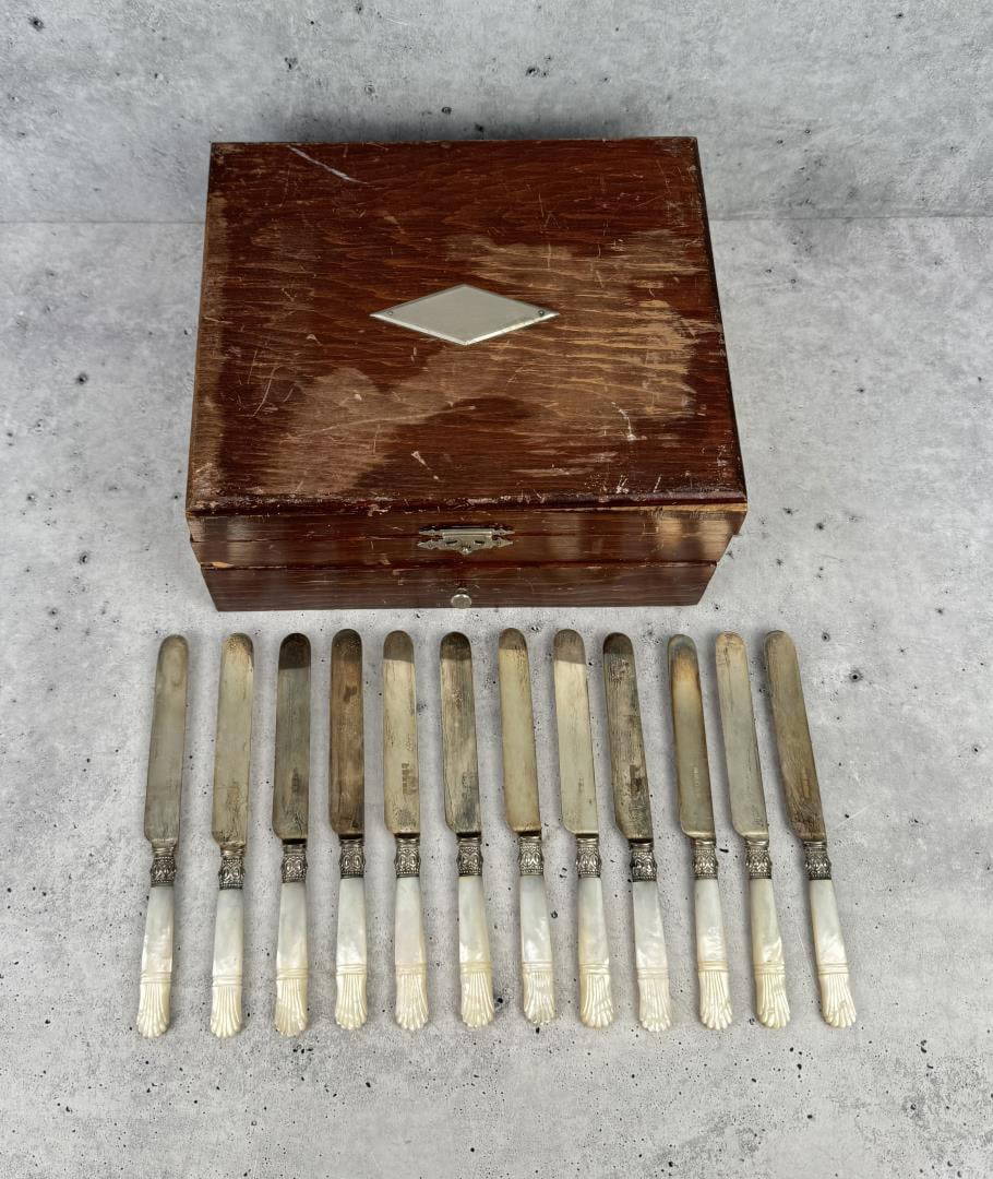 Antique Mother Of Pearl Handled Knives Auction