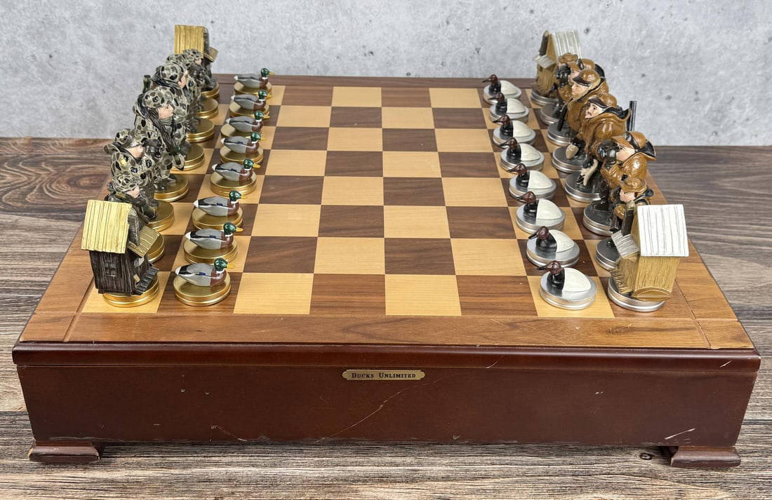 Ducks Unlimited Banquet Chess Set Auction