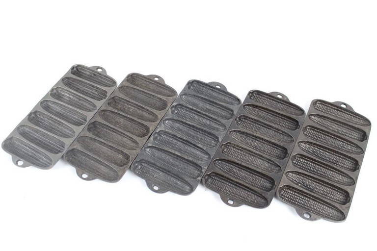 5 Antique Cast Iron Wagnerware #1319 Us Cornbread Pans