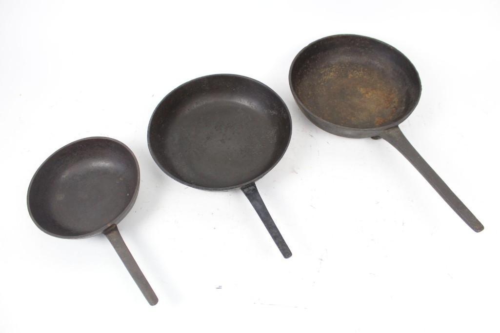 19thc Cast Iron Pans, Spider Foot Skillet, Gate Mark