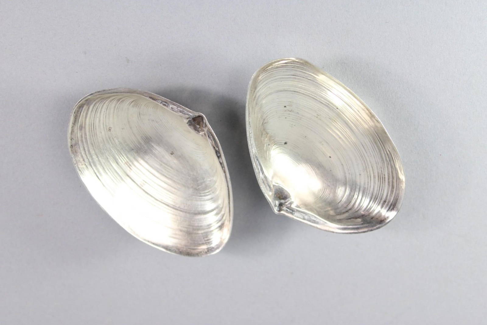 Pair Of Wallace Sterling Silver Clam Shell Dishes Auction