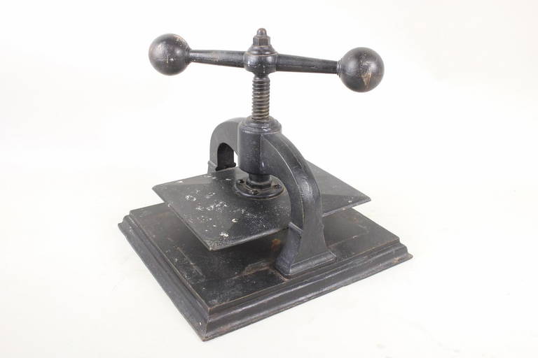 Black Painted Cast Iron Ball & Lever Book Press