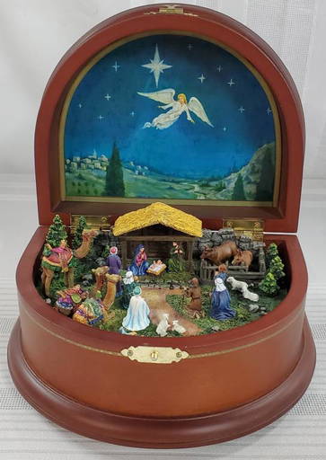 Danbury Mint "the Nativity" Music Box