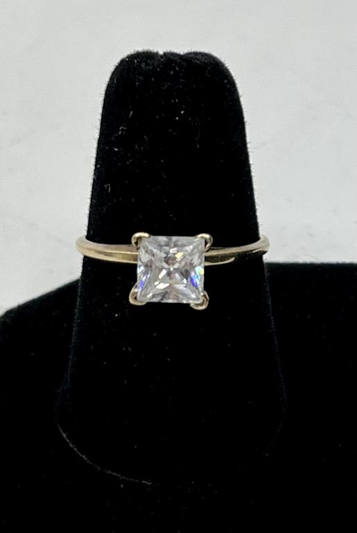 10k Gold Cubic Zirconia Diamond Ring 1.9g Tw