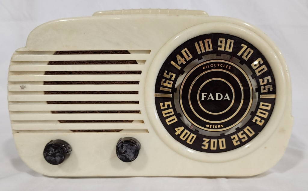 Vintage Fada Model 845 "cloud" Tube Radio Auction