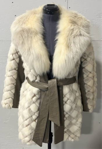 Beautiful Philip Reiner New York Fur Coat