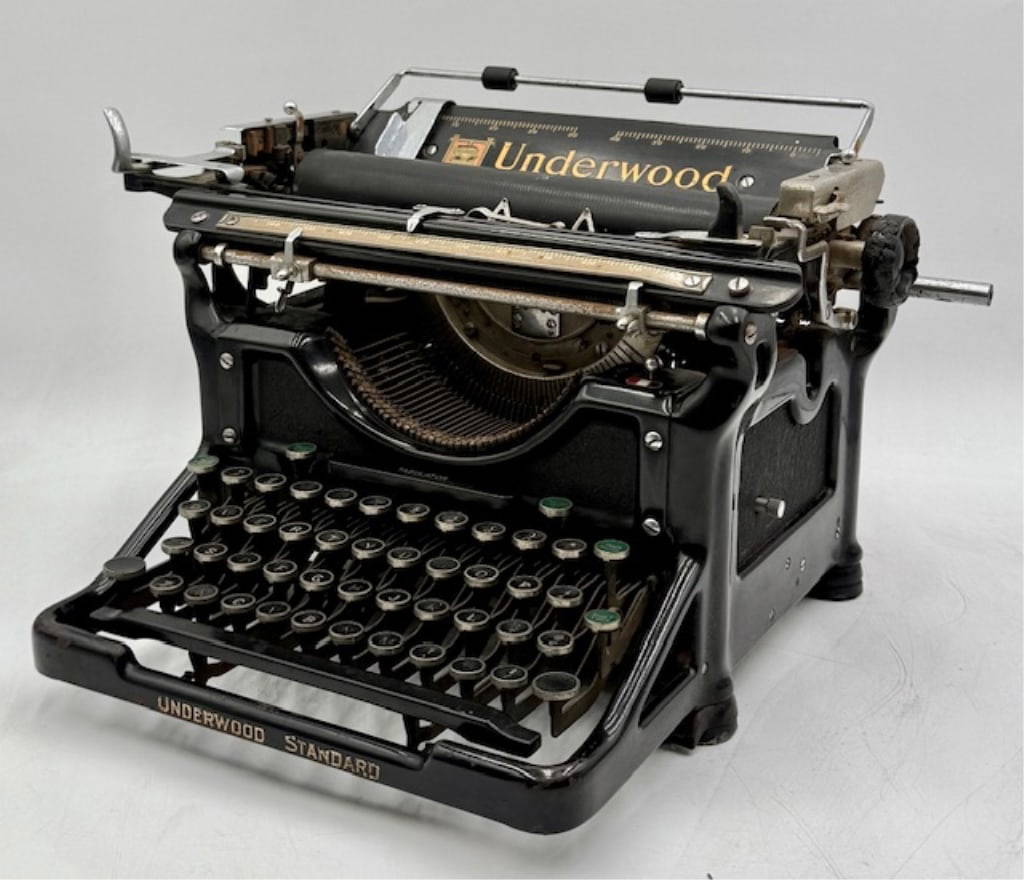 Vintage Underwood #11 Typewriter - Jun 06, 2025 | Berner's Auction In Fl