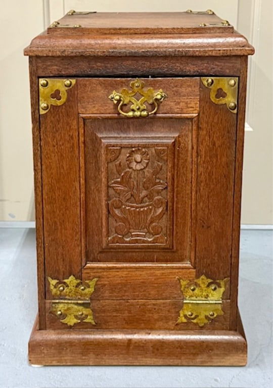 Vintage Arts & Crafts Dark Pine Coal Box - Aug 01, 2025 | Berner's ...