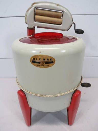 Wolverine Wizard Tin Toy Washing Machine