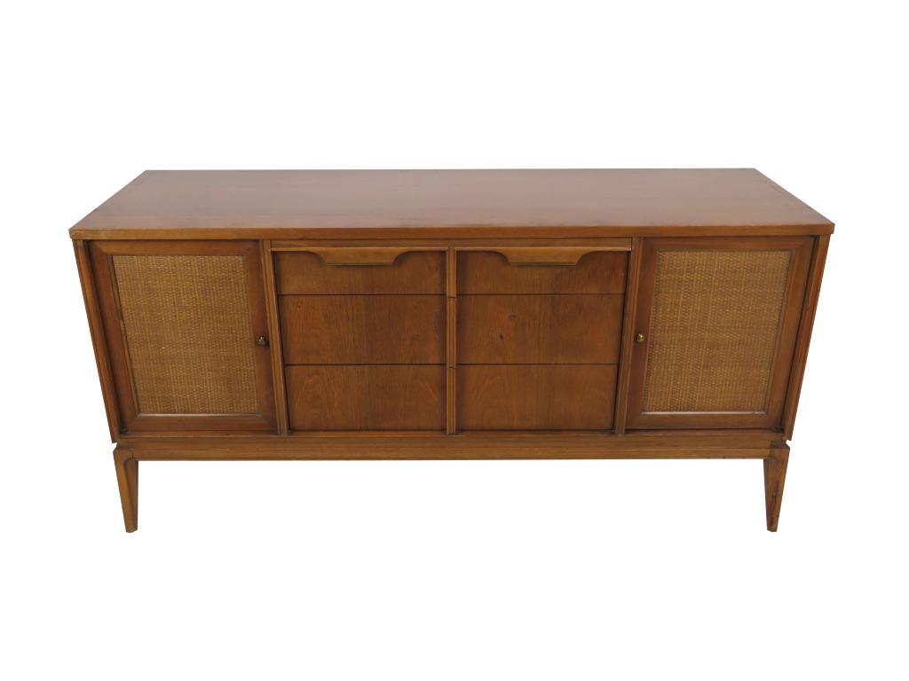 Basic Witz Credenza