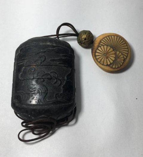 EARLY JAPANESE INRO WITH CARVED LILY PAD NETSUKE 3" BOX