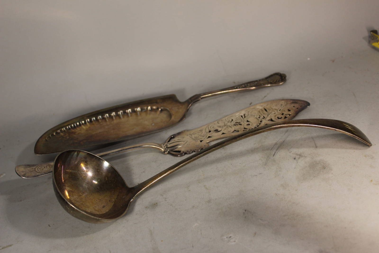Lot: 3 Pieces Silver Plate Large Fancy Serving Pieces, Fish Slice ...