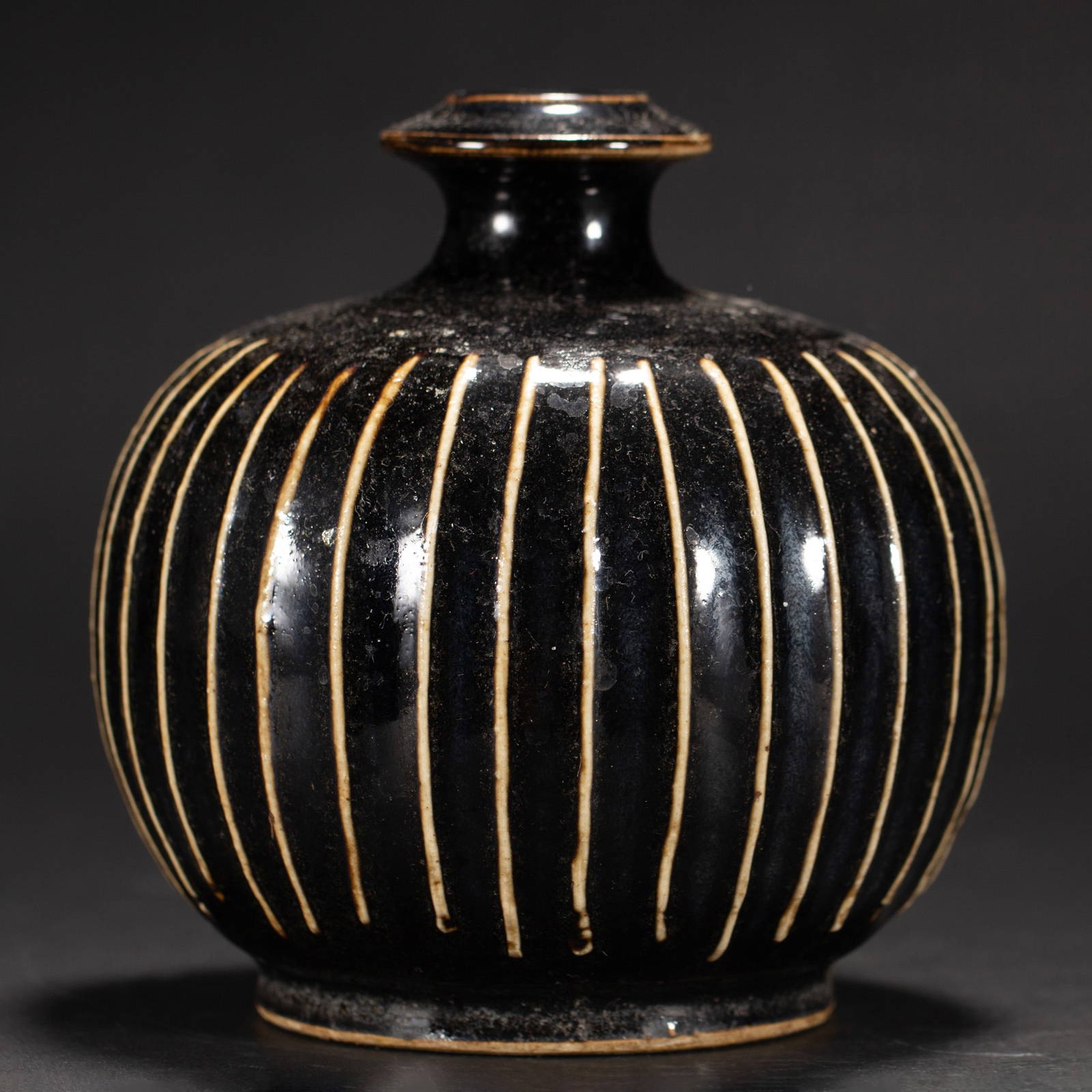 A Chinese Jizhou-ware Porcelain Jar Auction