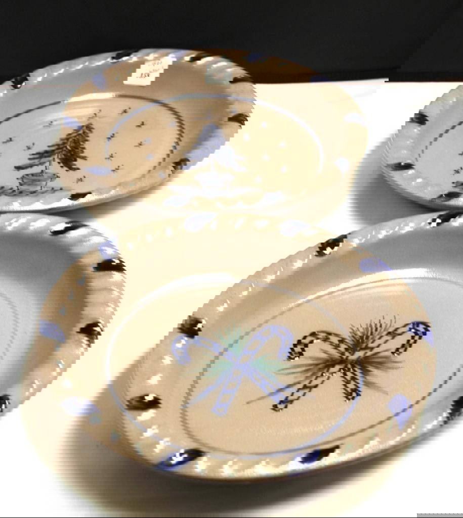 Lot Of 2 New Rowe Pottery Works Holiday Christmas Pie Plates Auction