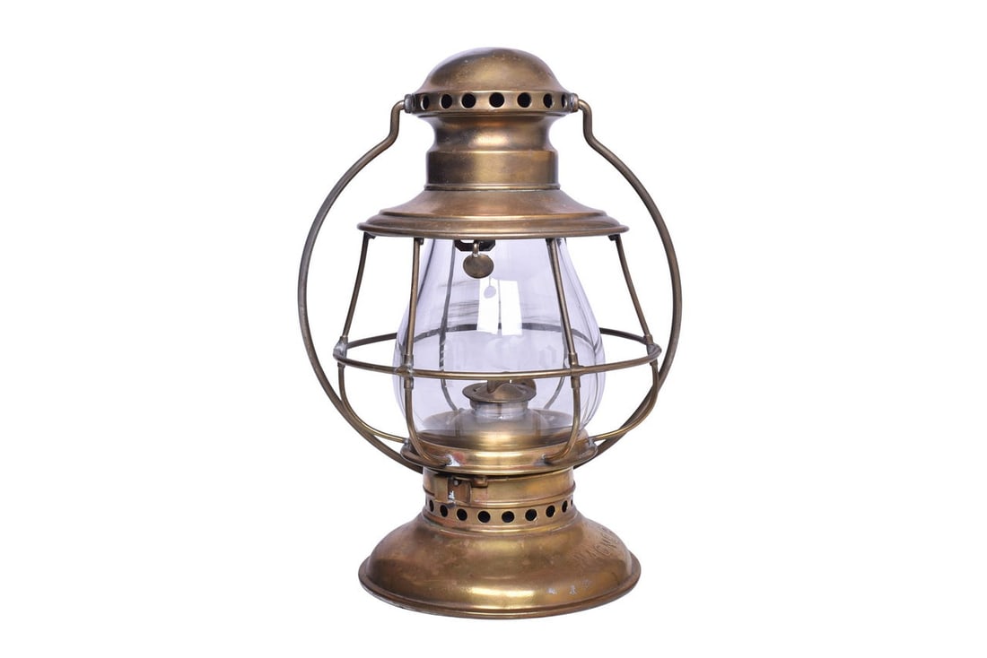 Steam Gauge & Lantern Co. Presentation Lantern W/ Old English Etched ...