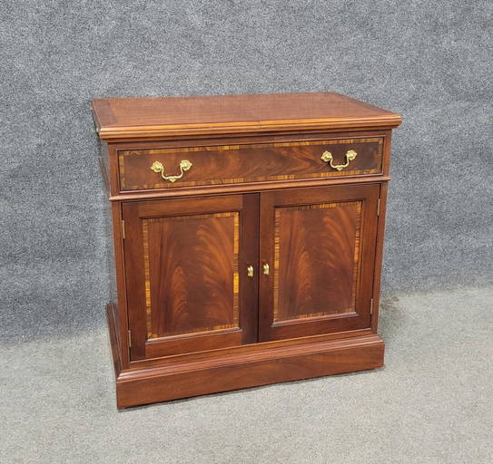 Stickley Server - Apr 27, 2022 | Amaradio Auctions in NJ