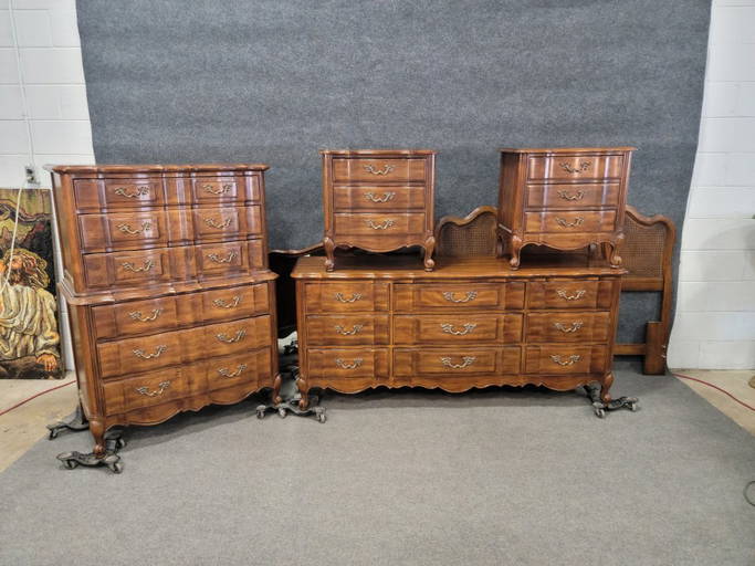 Thomasville Bedroom Set