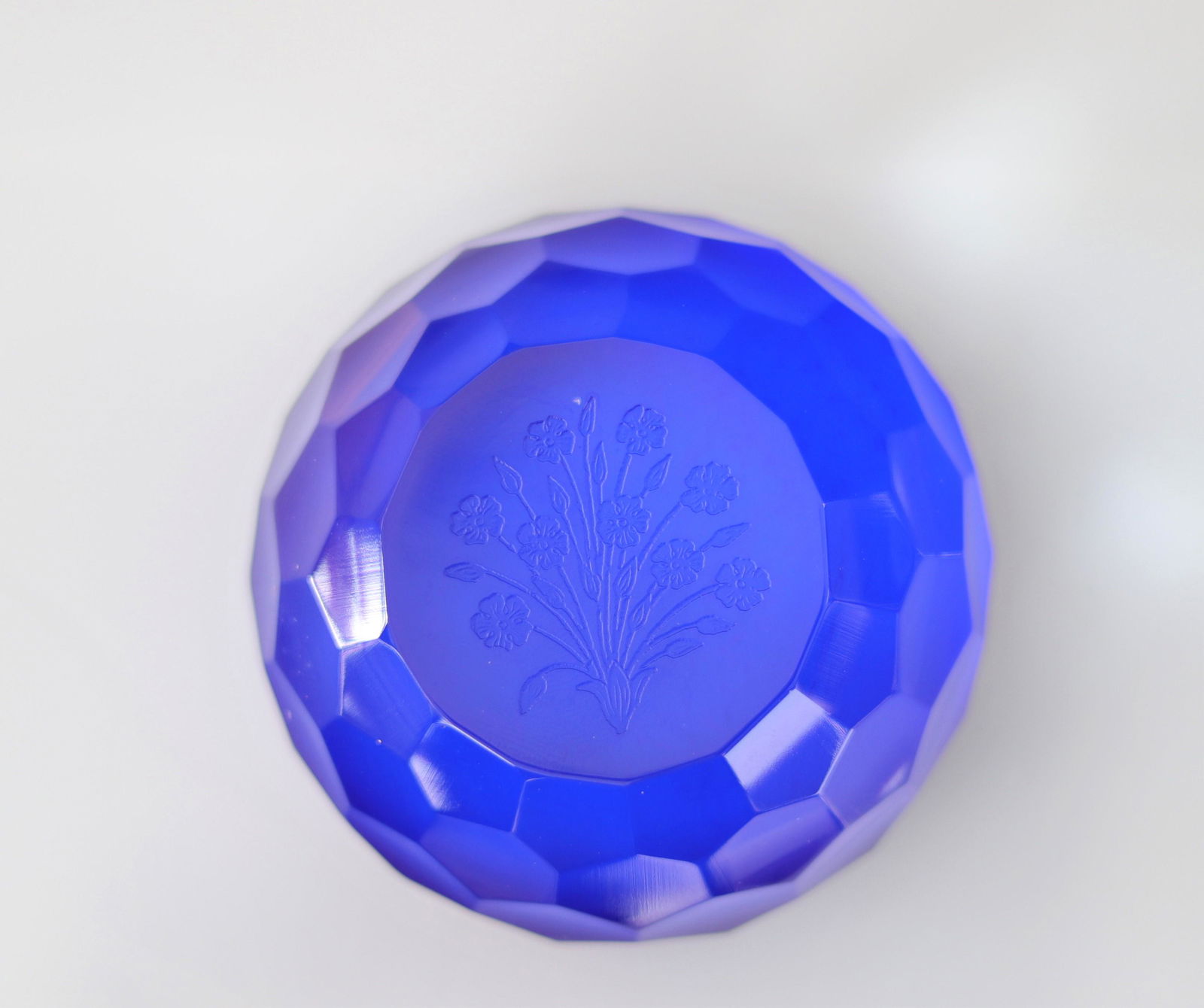 Signed Saint Louis Paperweight, Blue Background And Full Of Facets