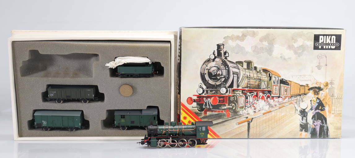 Piko Locomotive / Reference: 5/0727 / Type: Locomotive 0 8 0 # 81340 Fhs