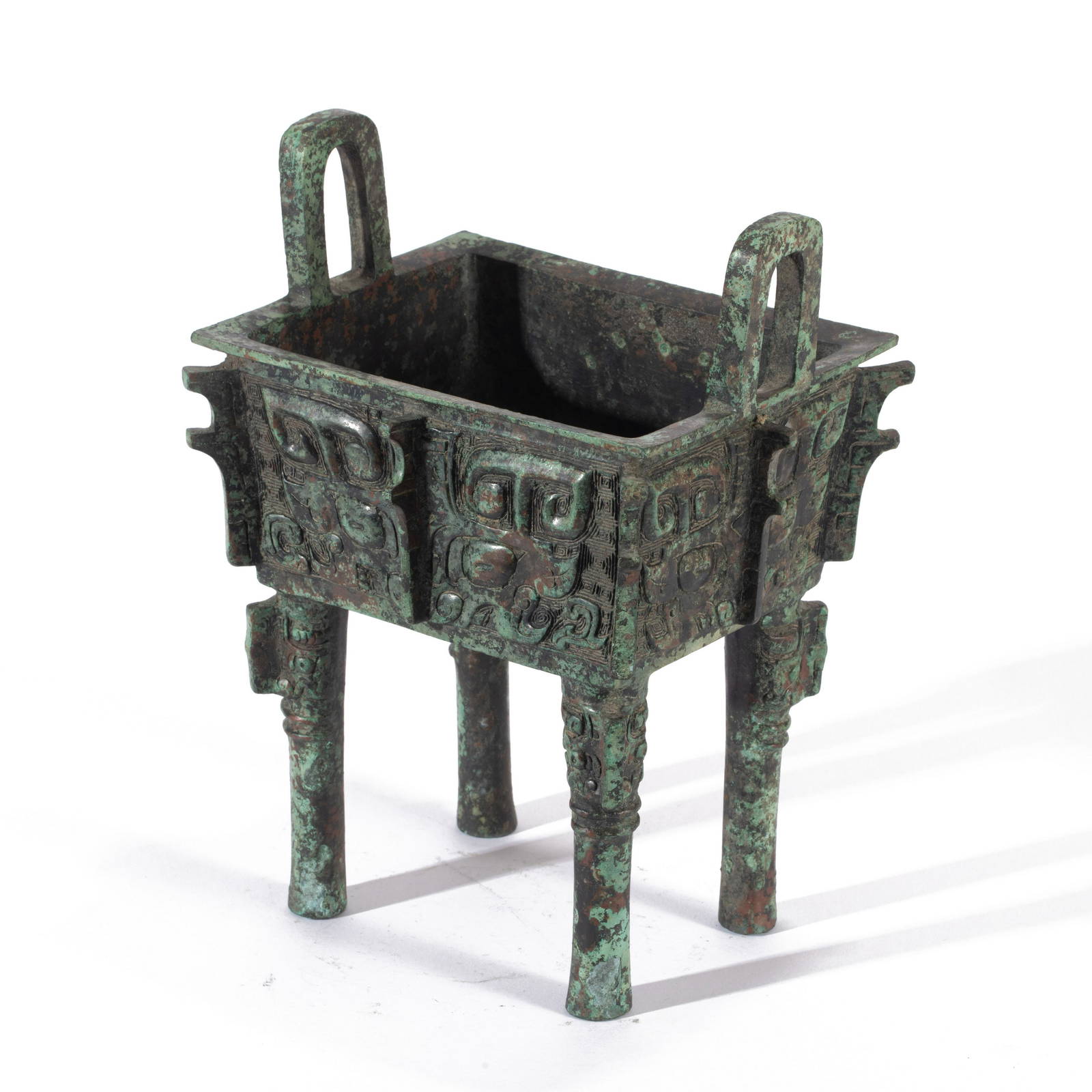 A Chinese Bronze Rectangular Ritual Vessel Ding Auction
